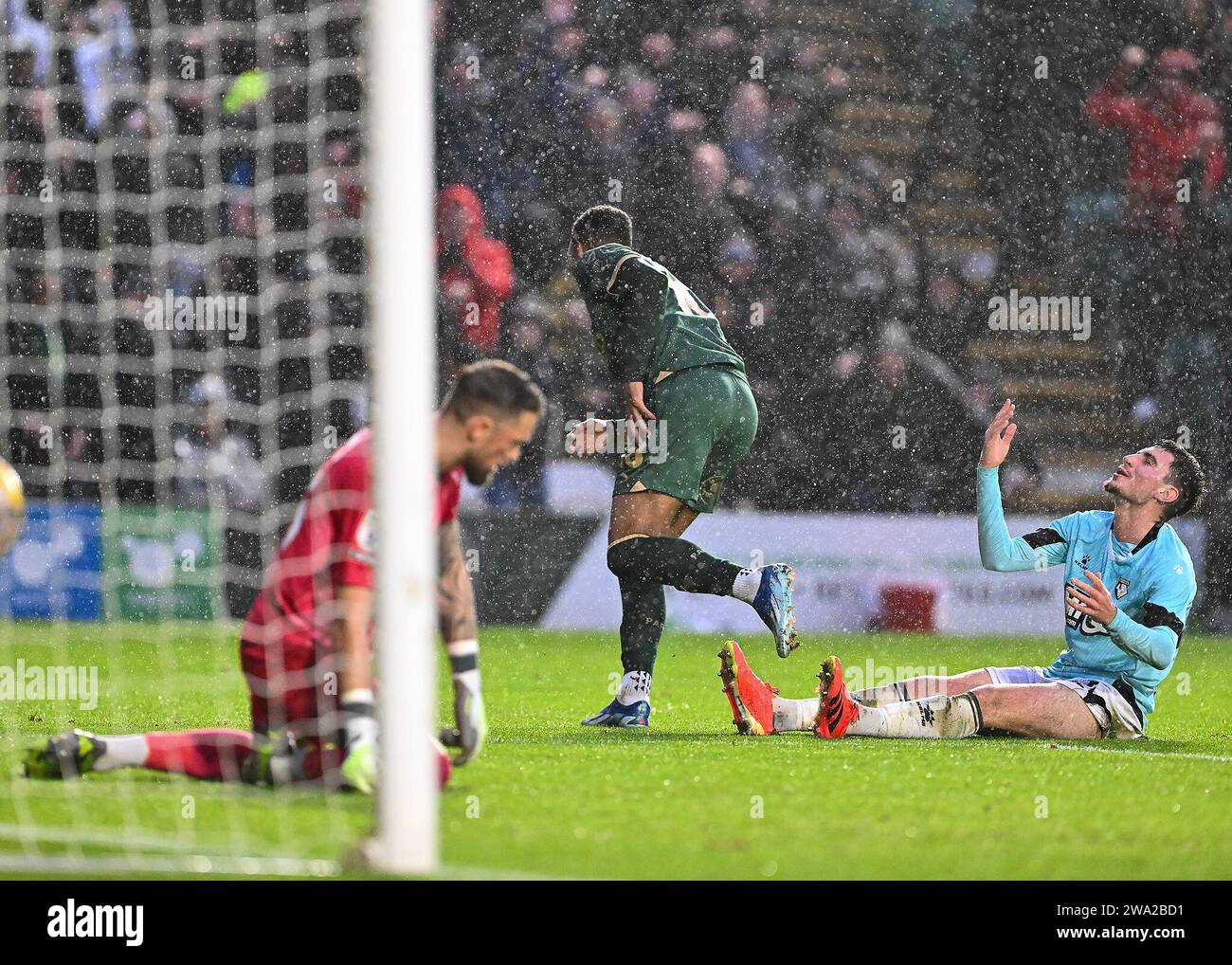 Morgan Whittaker of Plymouth Argyle scores to make it 2-1 during the ...