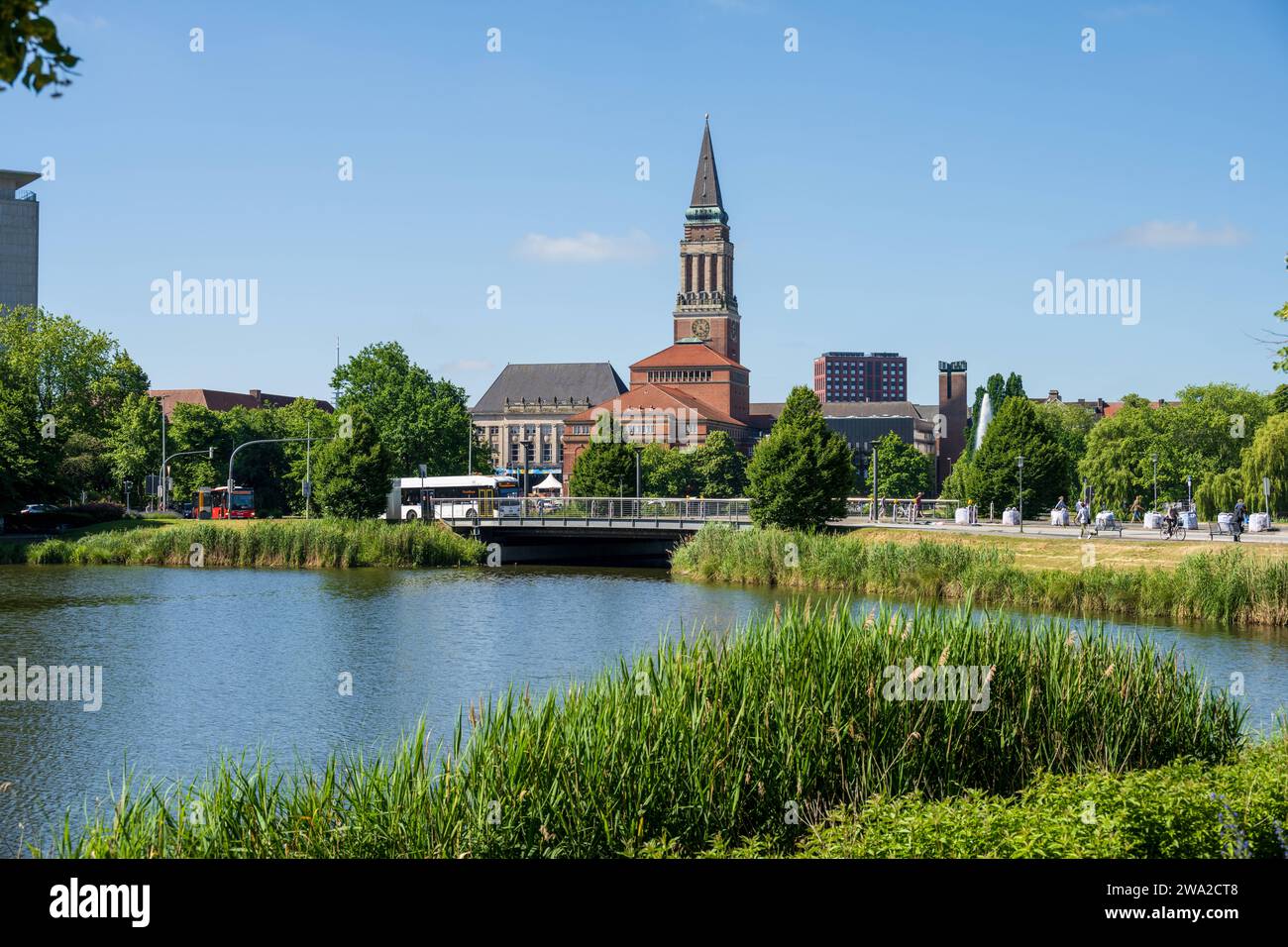 Kiel Stadtansicht Blick über den Kleinen Kiel, die Gablenzbrücke ...