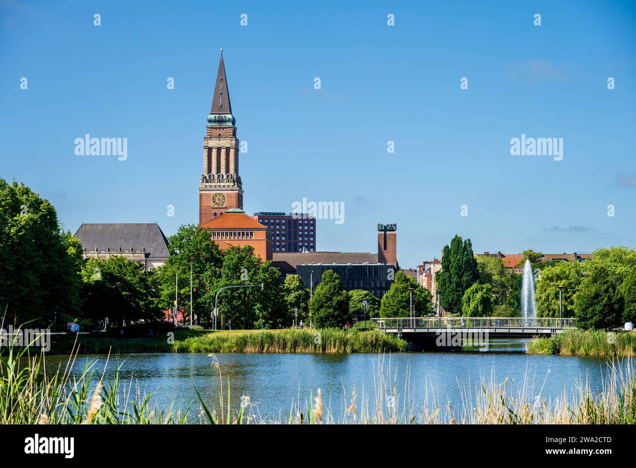 Kiel Stadtansicht Blick über den Kleinen Kiel, die Gablenzbrücke ...