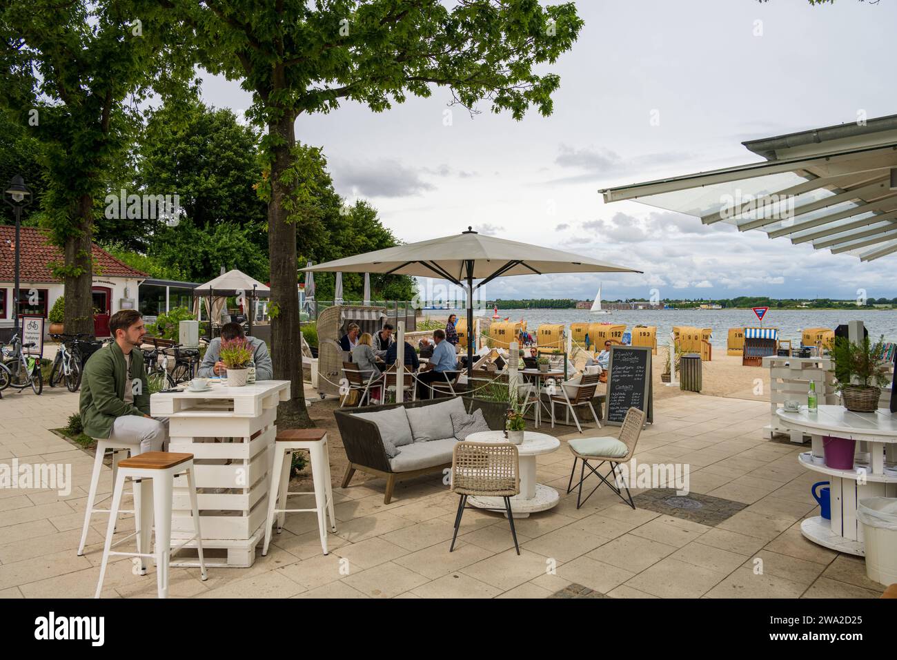 Strandcafe Zantops Sommerhaus An der Strandpromenade in Heikendorf an ...