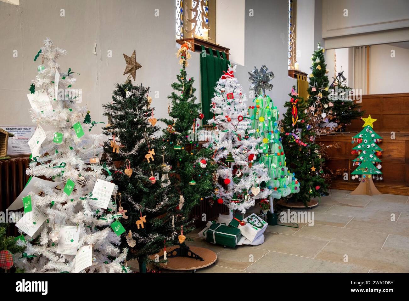 UK, England, Cheshire, Rainow, winter, Holy Trinity Church interior ...