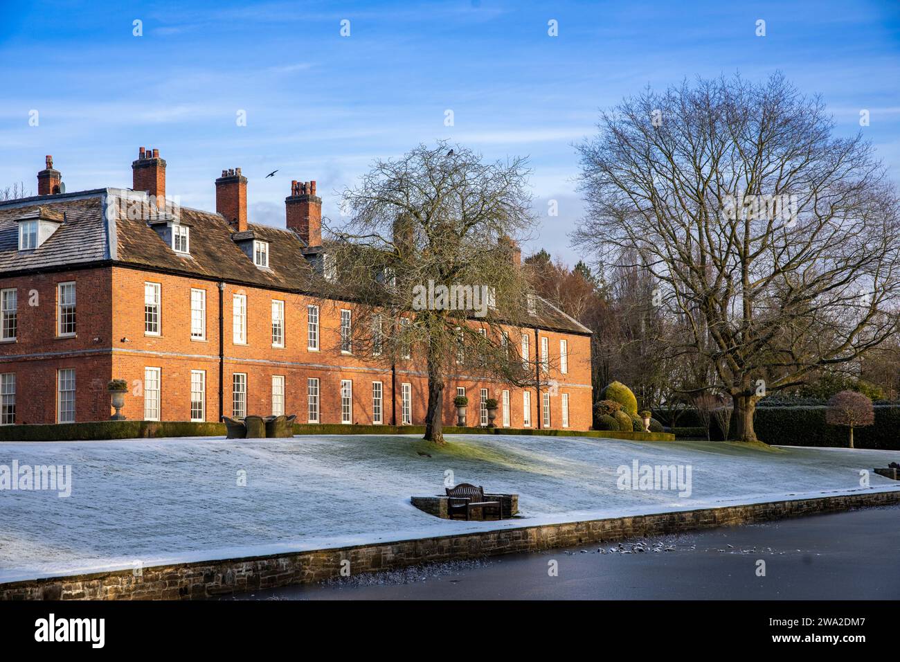 UK, England, Cheshire, Macclesfield, Gawsworth New Hall across the lake ...