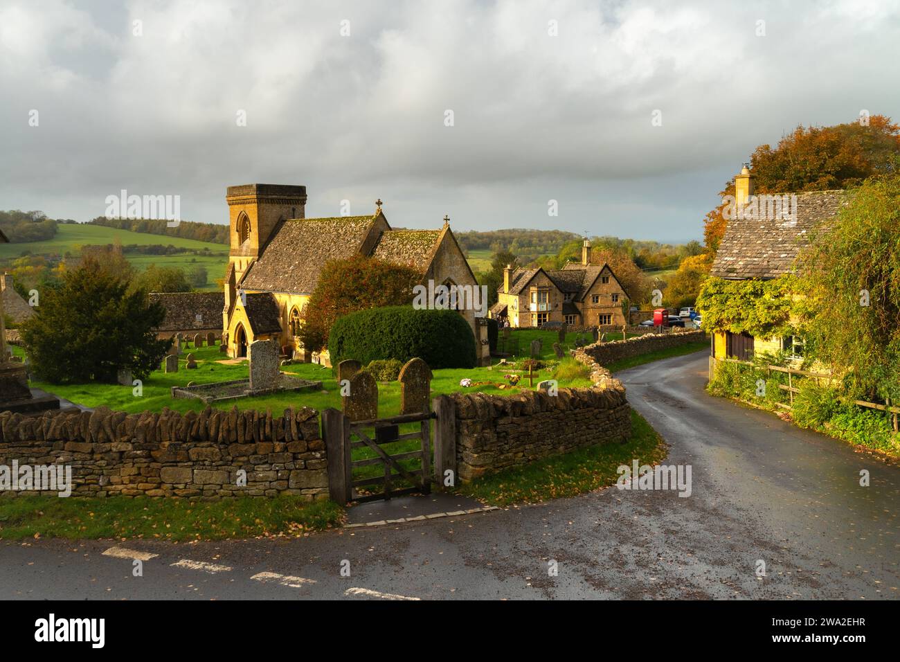Cotswolds classic hi-res stock photography and images - Alamy