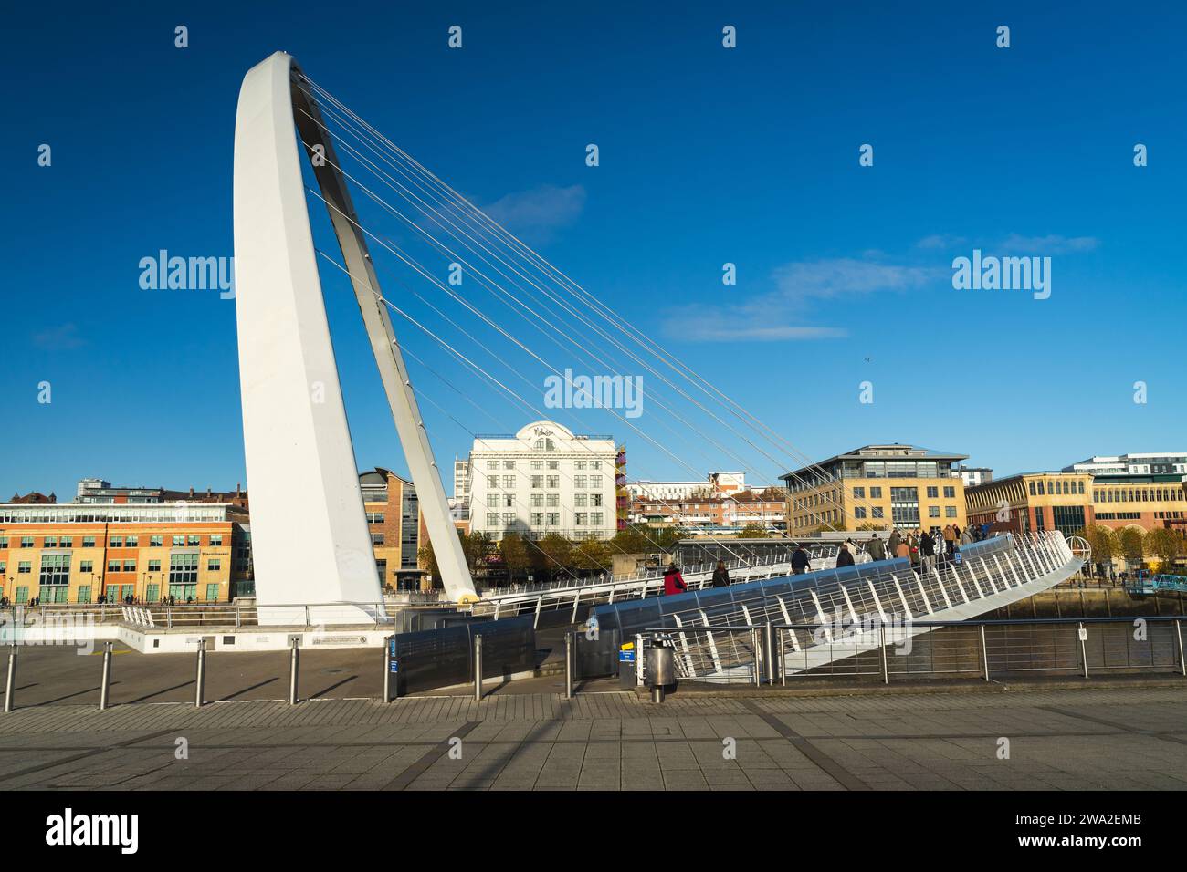 Gateshead Millennium Bridge - River Tyne Quayside, England, UK Stock ...