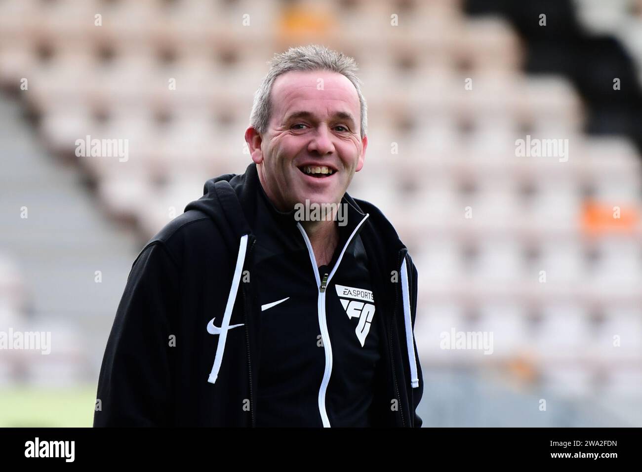 Carl brook referee hi-res stock photography and images - Alamy