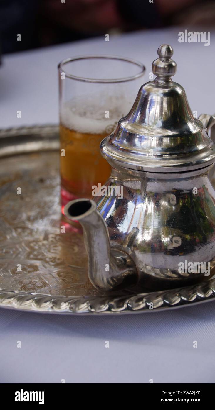 Moroccan tea pouring hi-res stock photography and images - Alamy