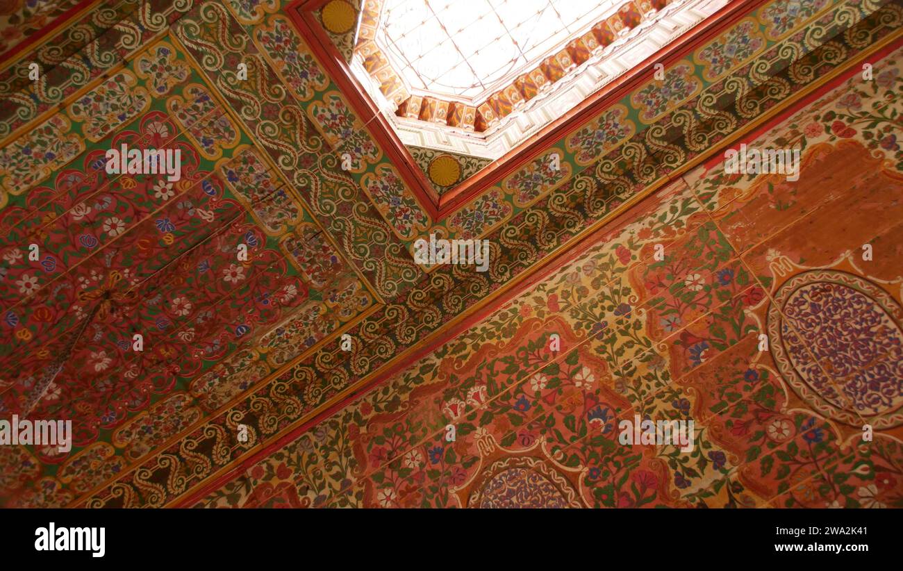 Islamic moroccan tiles hi-res stock photography and images - Alamy