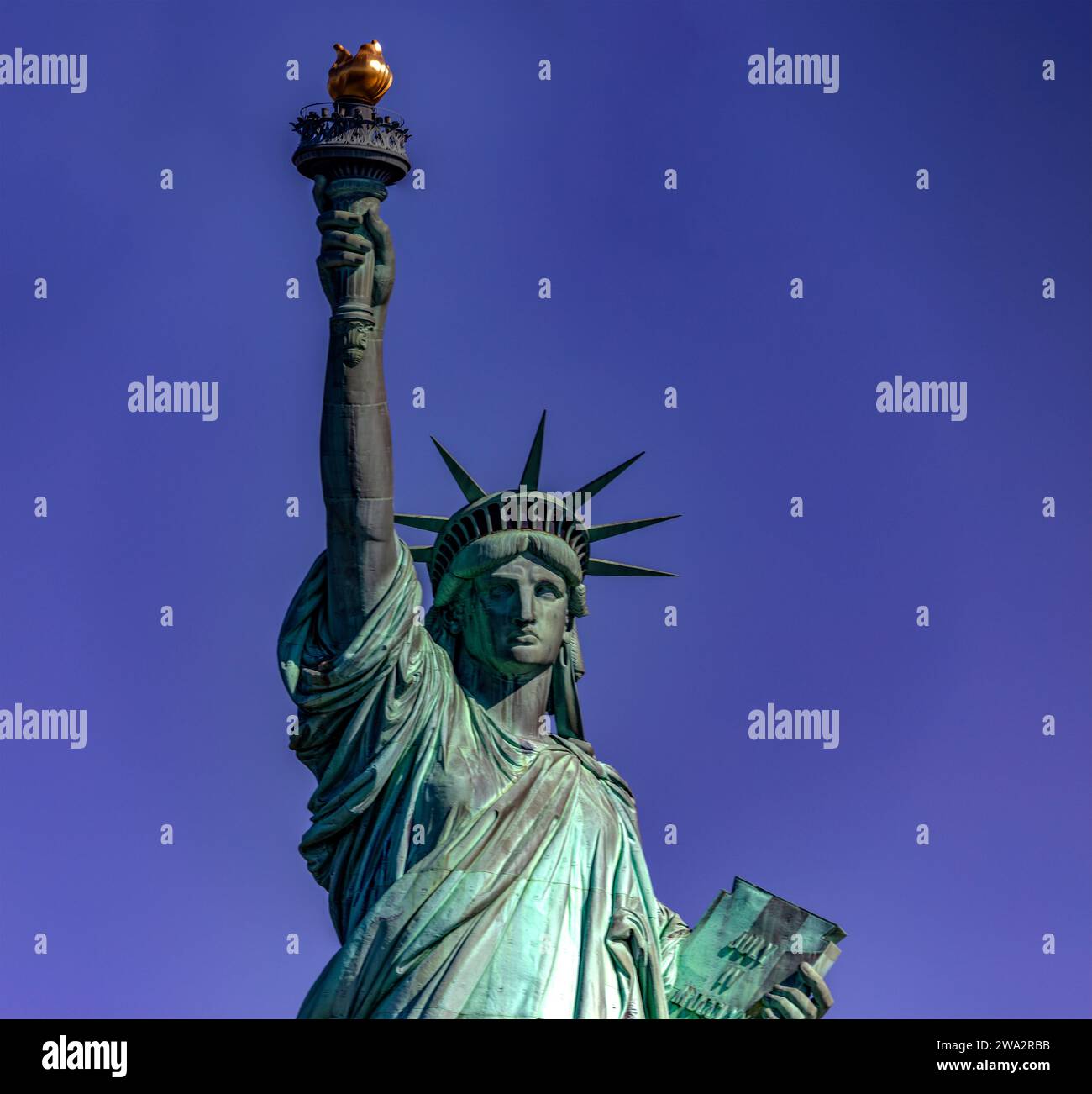 Great photo of the Statue of Liberty in New York (USA) and the Big ...