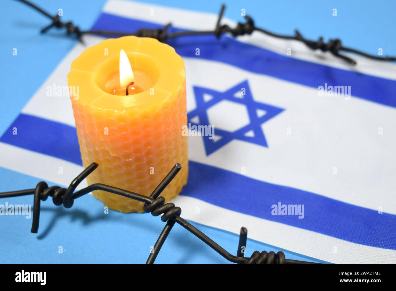 Flag of israel burning hi-res stock photography and images - Alamy