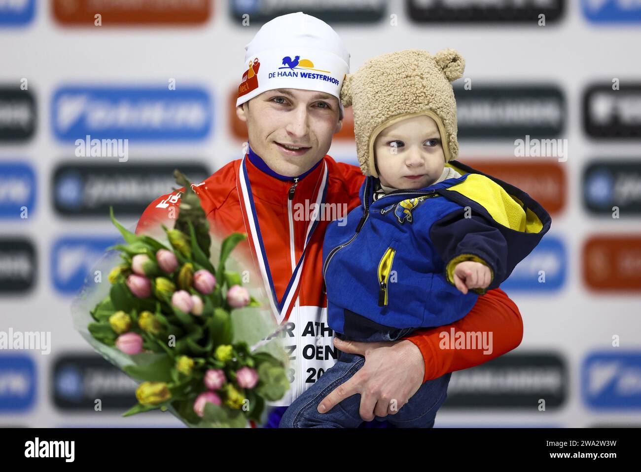 LEEUWARDEN - Winner Luc ter Haar with son Tommy-Lux during the ceremony ...