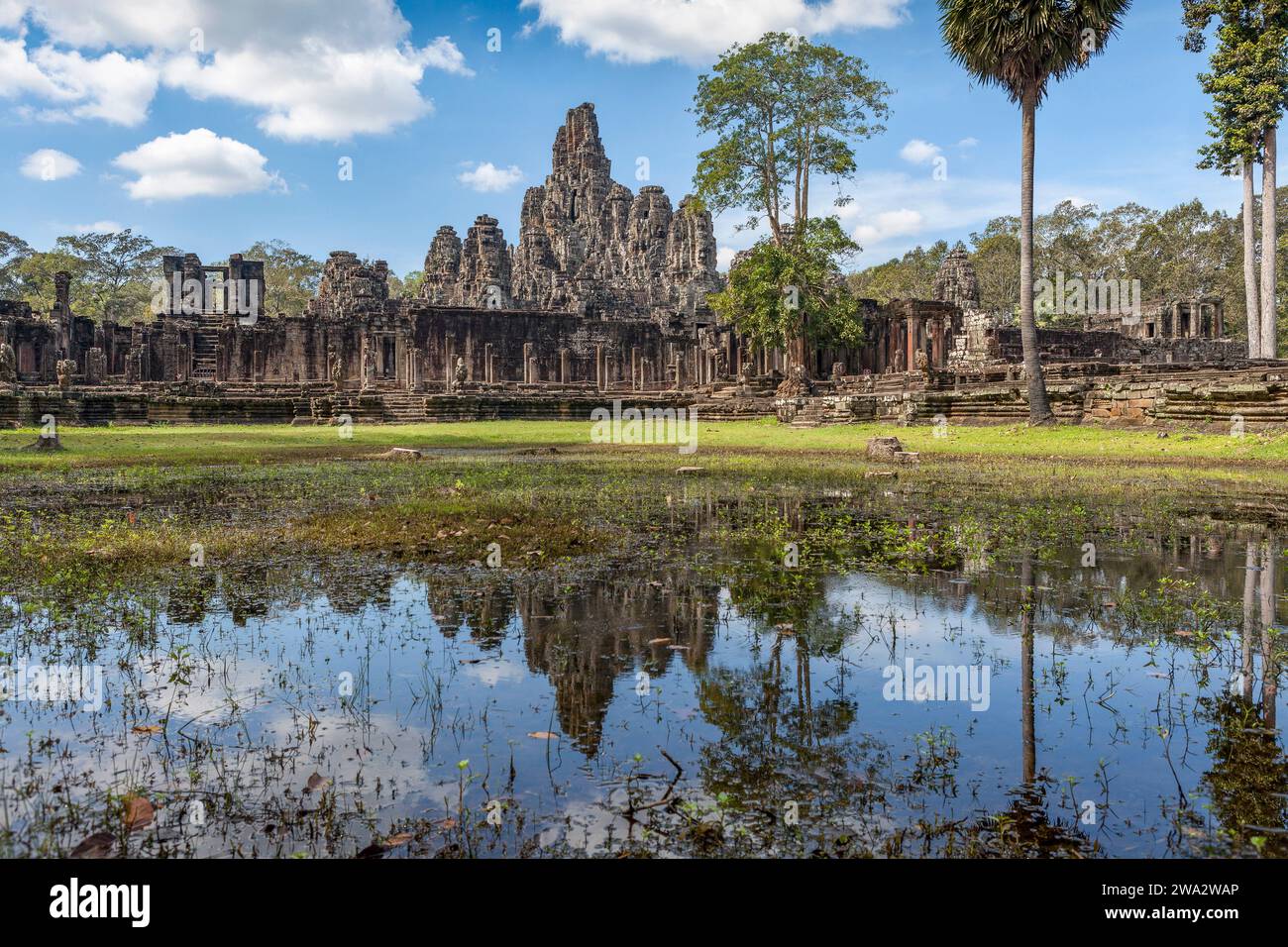 Angkorian architecture hi-res stock photography and images - Alamy