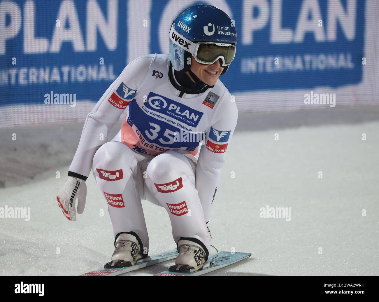 Oberstdorf, Germany. 01st Jan, 2024. Nordic skiing/ski jumping: World ...