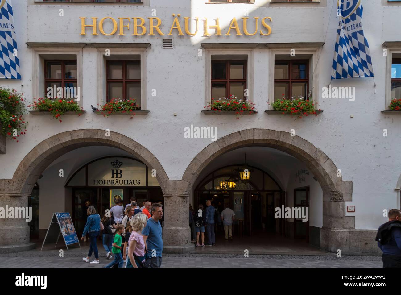 Hofbrau hi-res stock photography and images - Alamy
