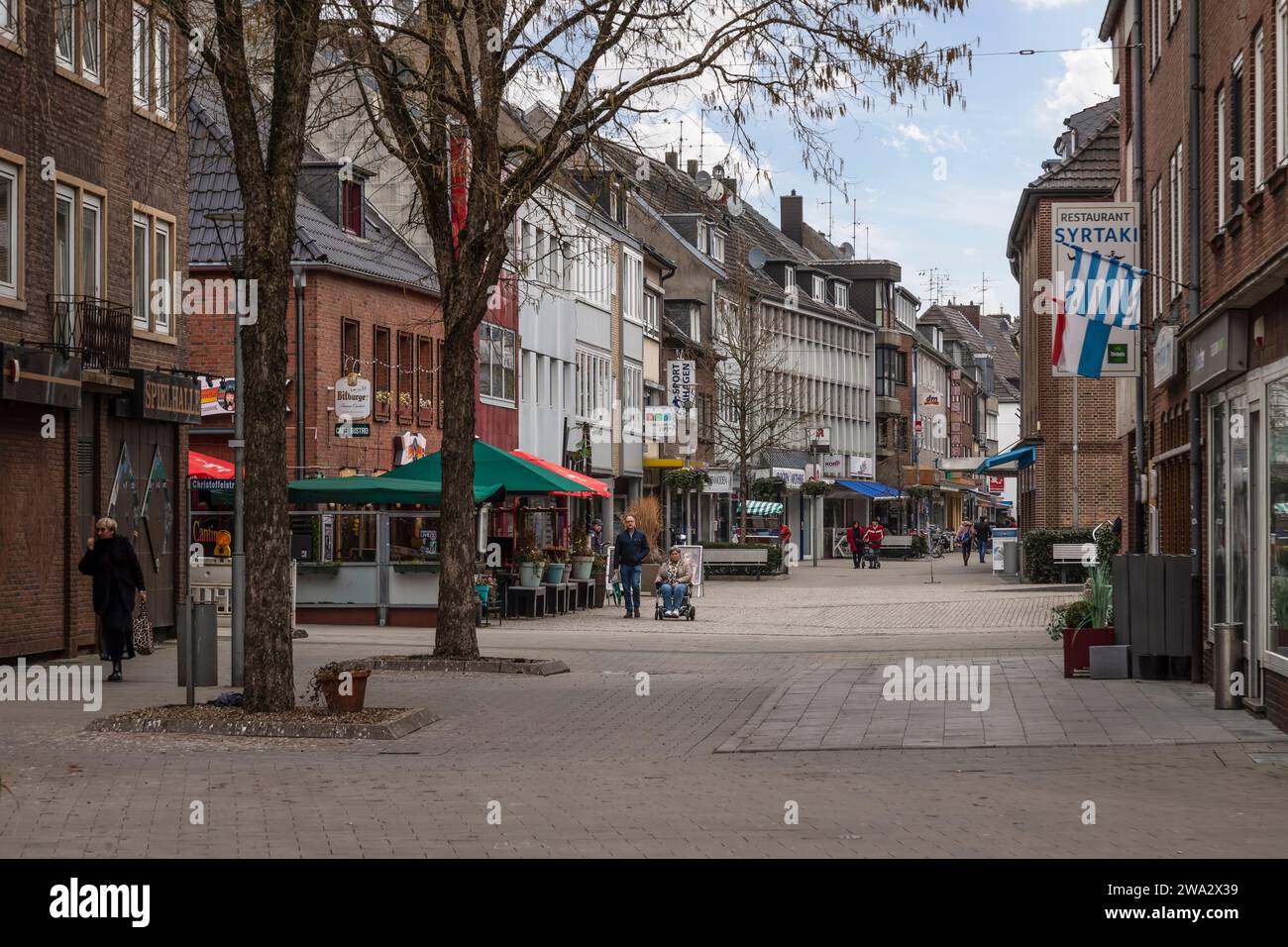 Cozy shopping street in the center of the German city of Emmerich Stock ...