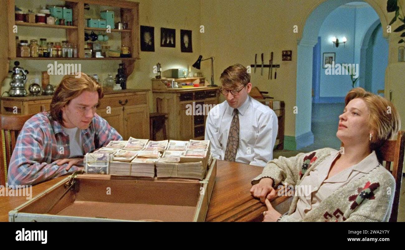 Shallow grave movie hi-res stock photography and images - Alamy