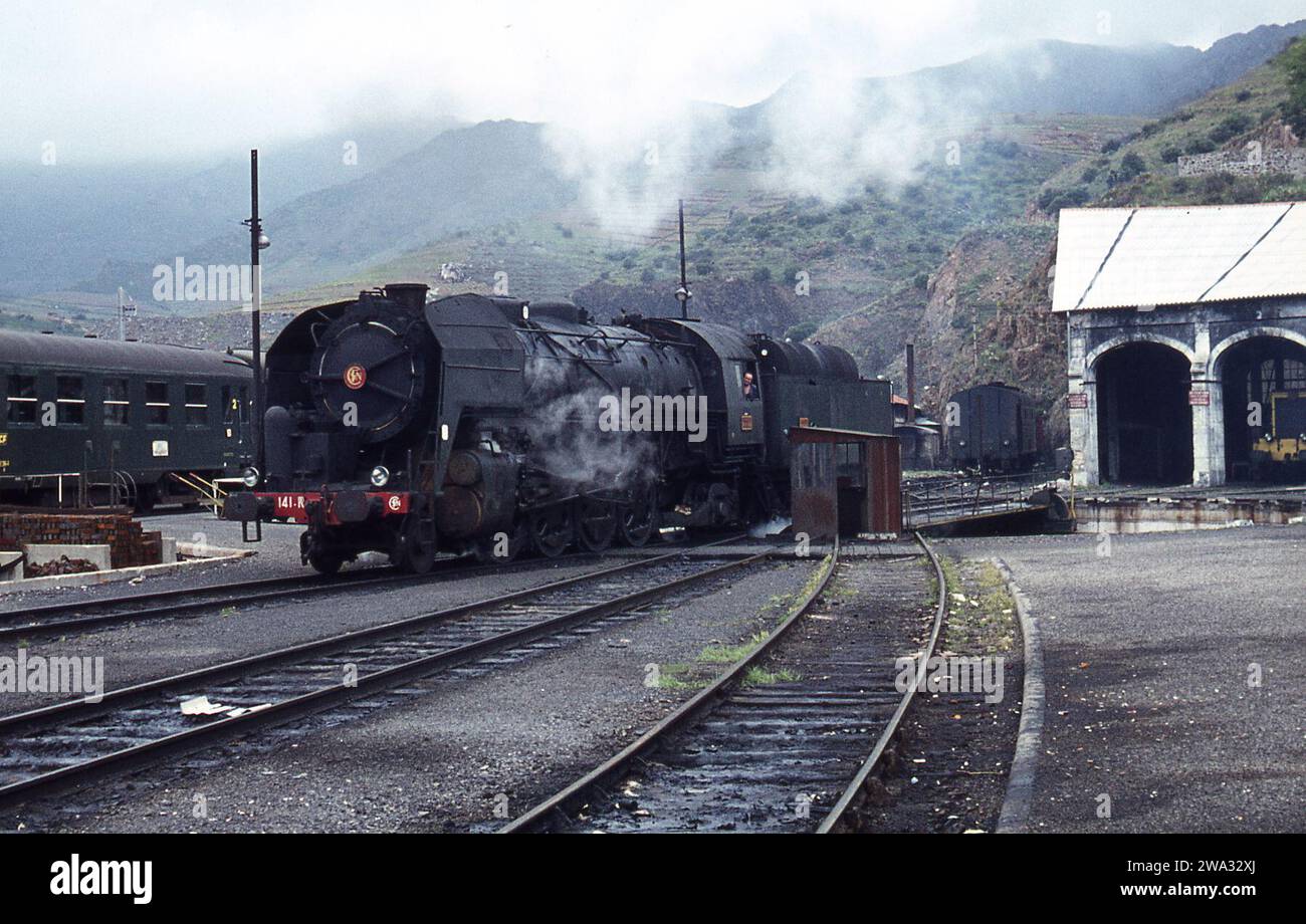 French steam engines at cerbere on spanish border at work hi-res stock ...