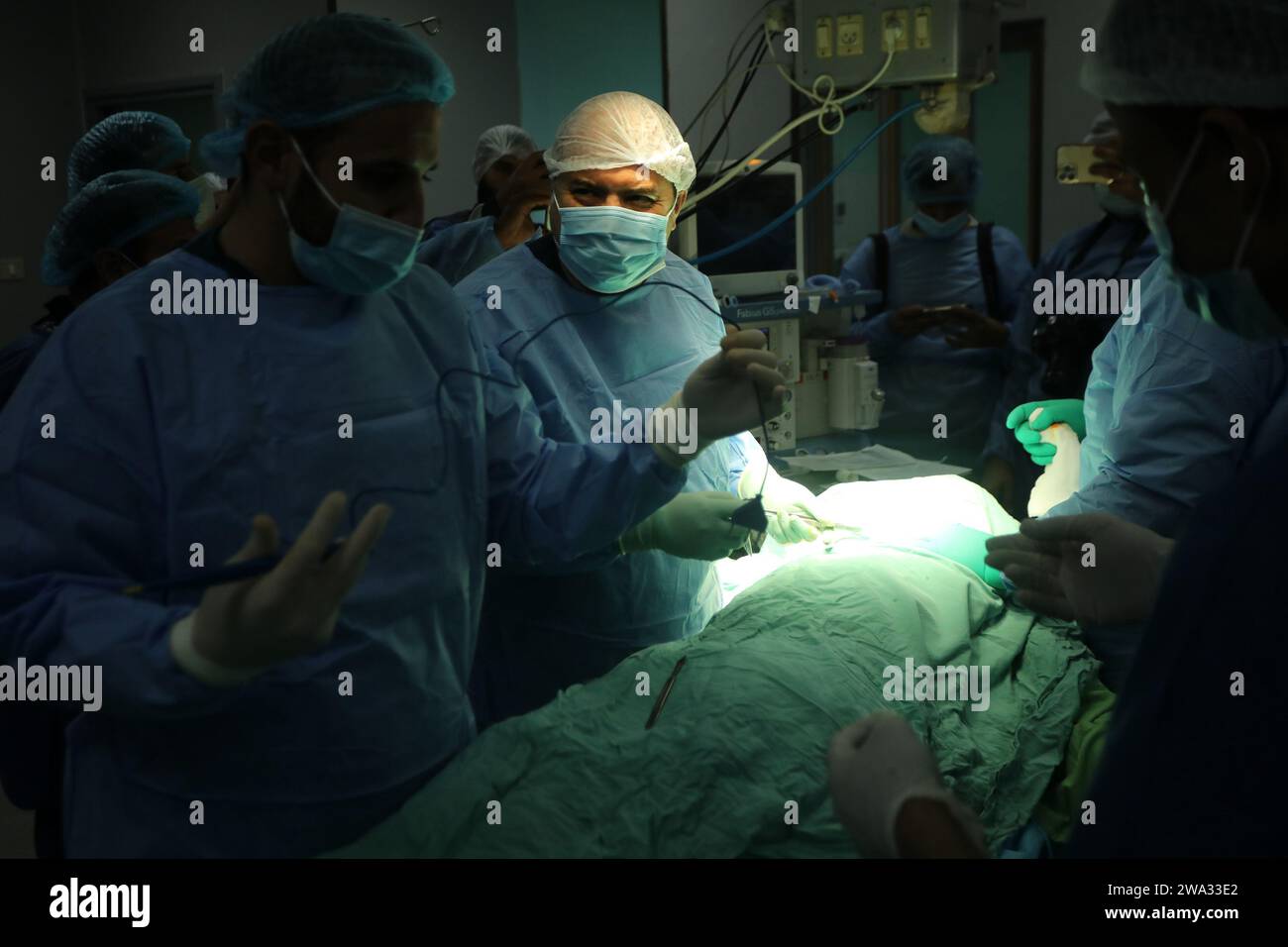 Gaza war surgeon hi-res stock photography and images - Alamy