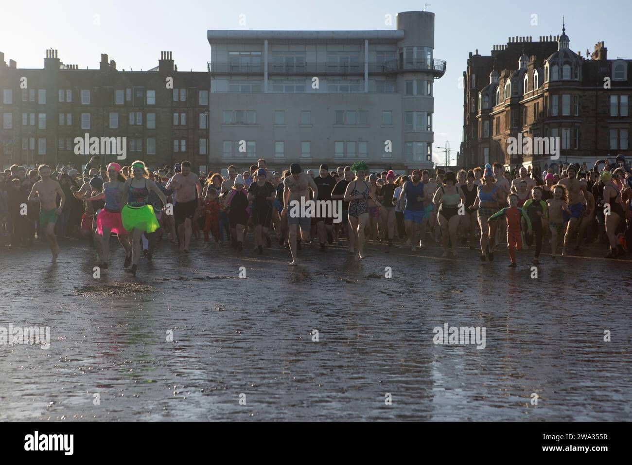 Edinburgh portobello swimmers hi-res stock photography and images - Alamy