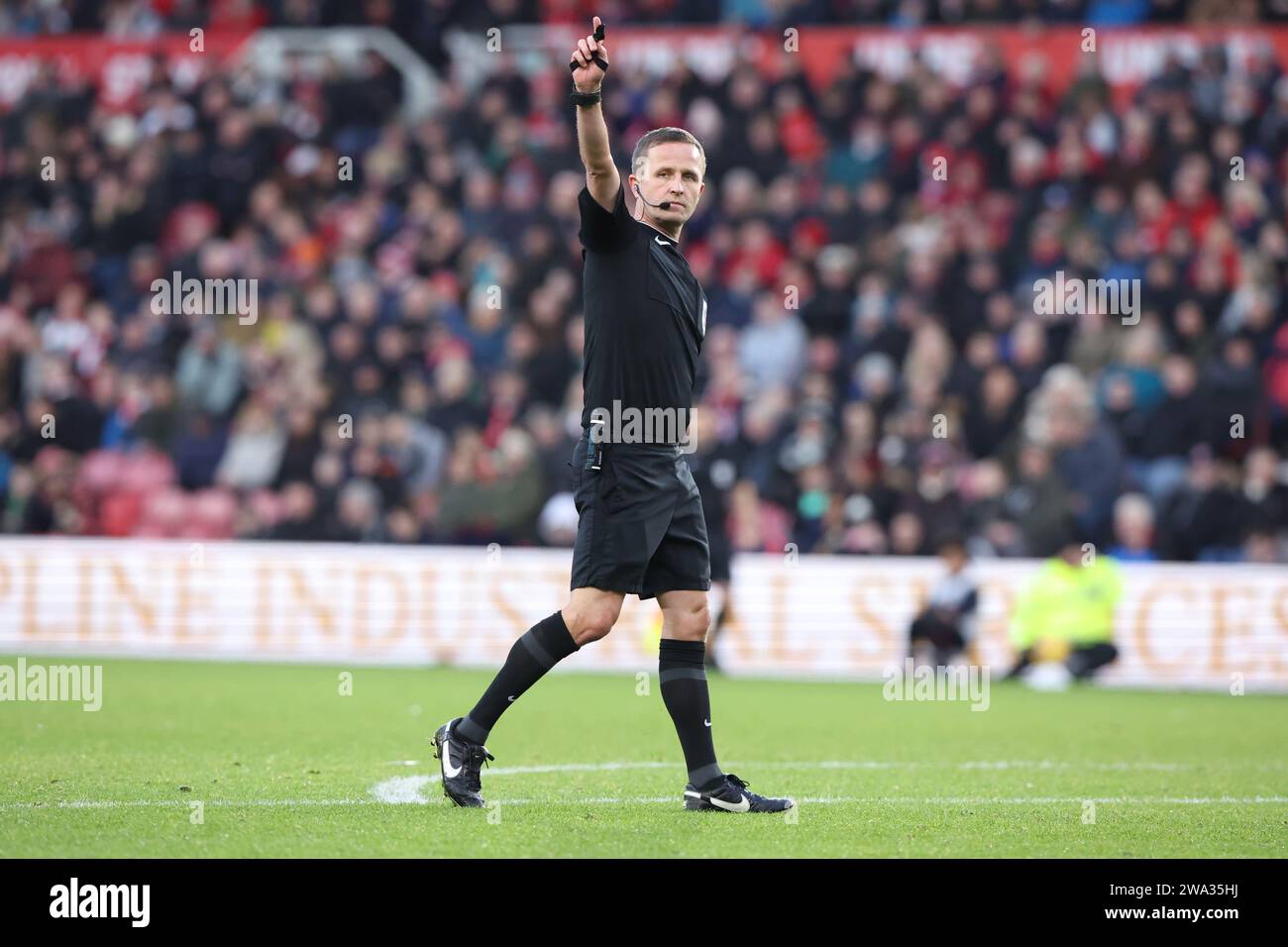 Referee David Webb during the Sky Bet Championship match Middlesbrough ...