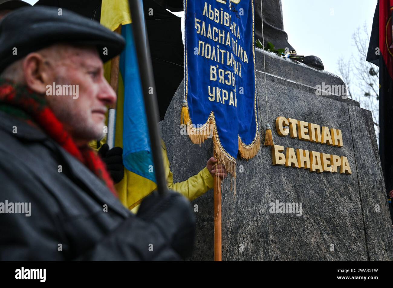 Non Exclusive: LVIV, UKRAINE - JANUARY 1, 2024 - The monument to Stepan ...