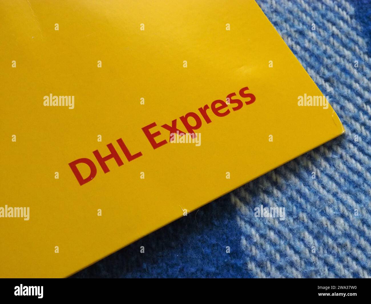 Dhl express hi-res stock photography and images - Alamy