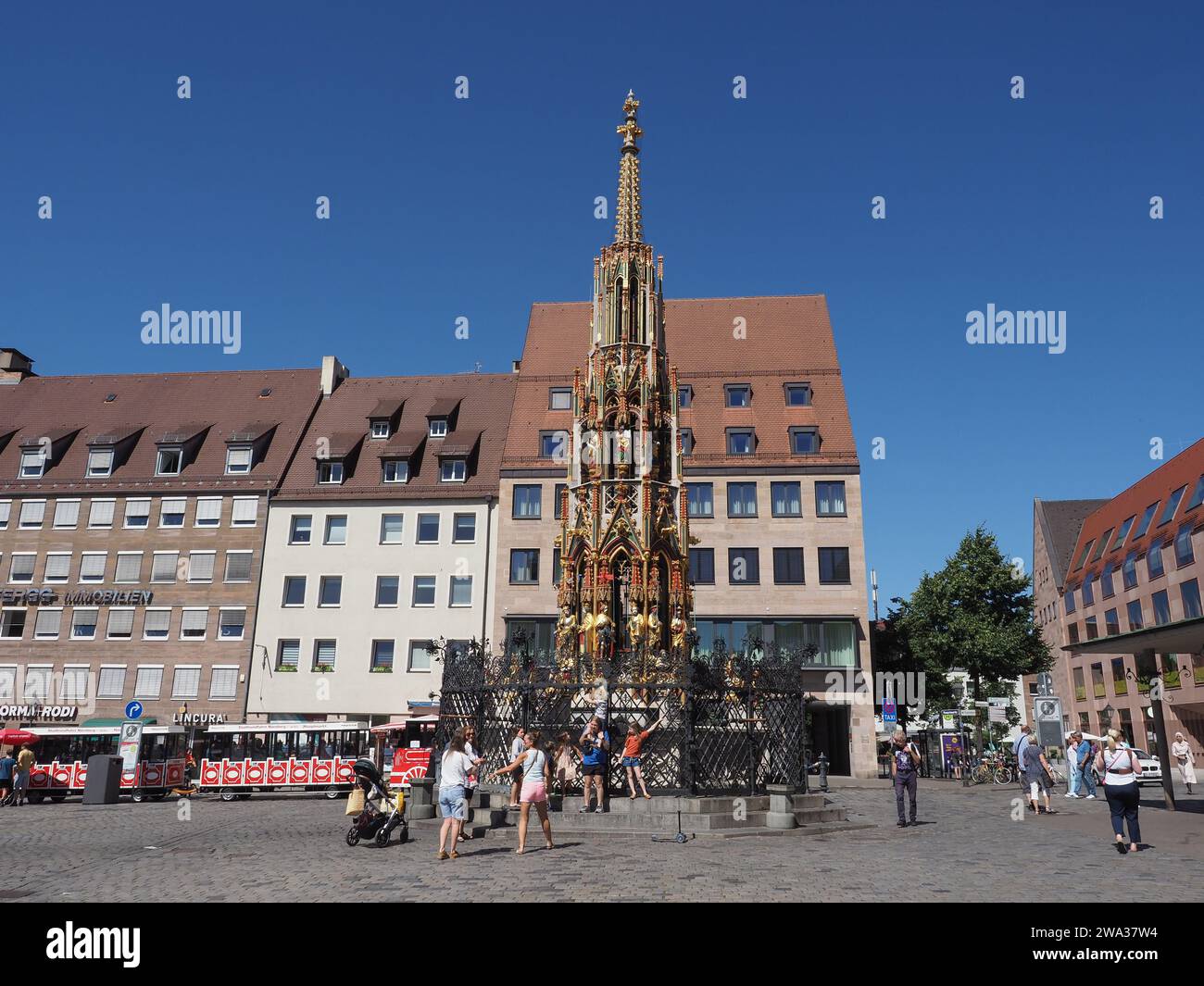 Nürnberg nuremberg schöner brunnen hi-res stock photography and images ...