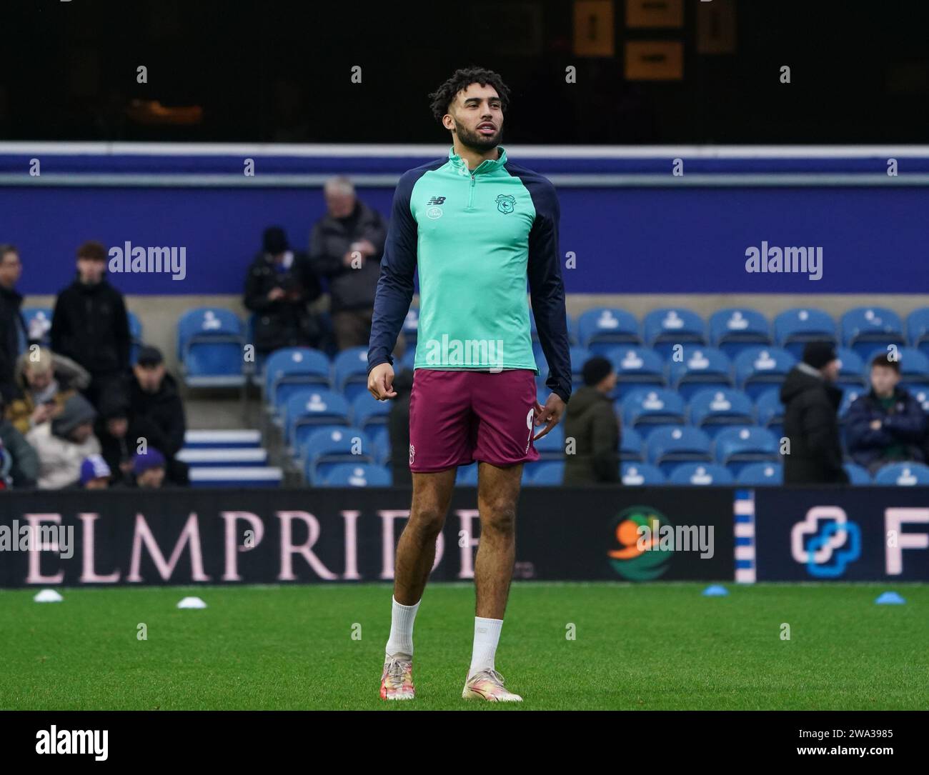 LONDON, ENGLAND - JANUARY 1: Kion Etete of Cardiff City warming up ...