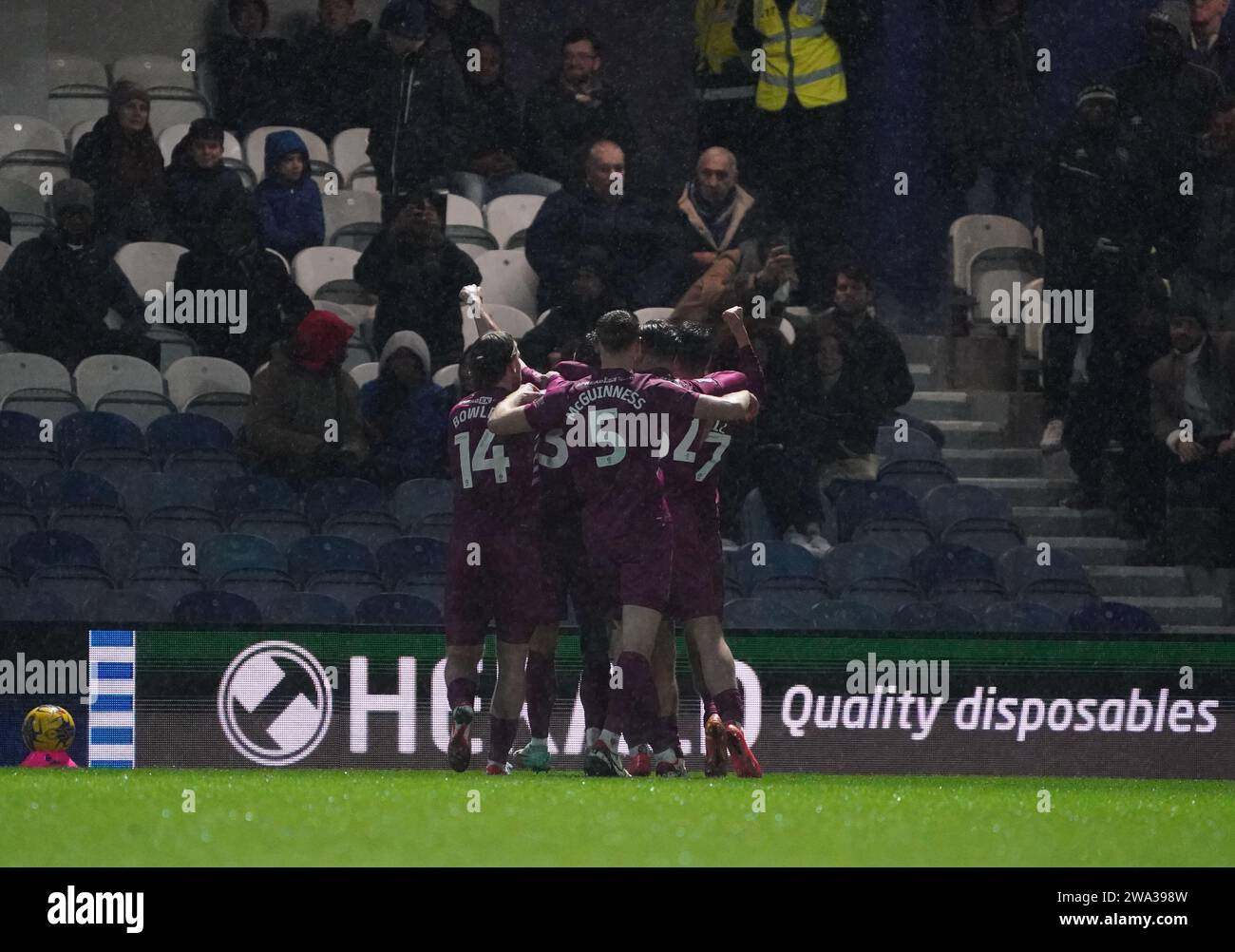 LONDON, ENGLAND - JANUARY 1: The Cardiff City players Celebrating Perry ...