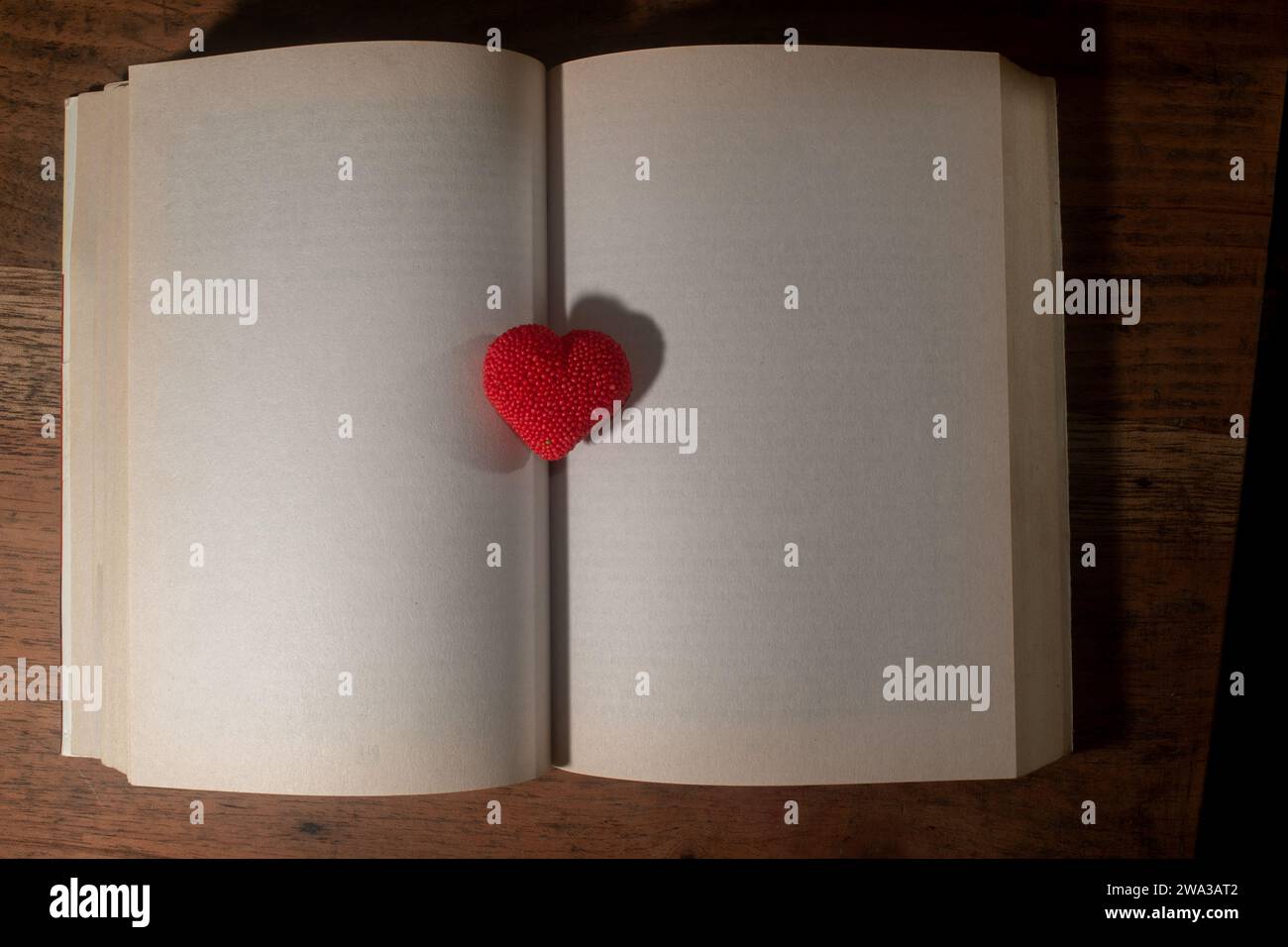 Love in literature hi-res stock photography and images - Alamy