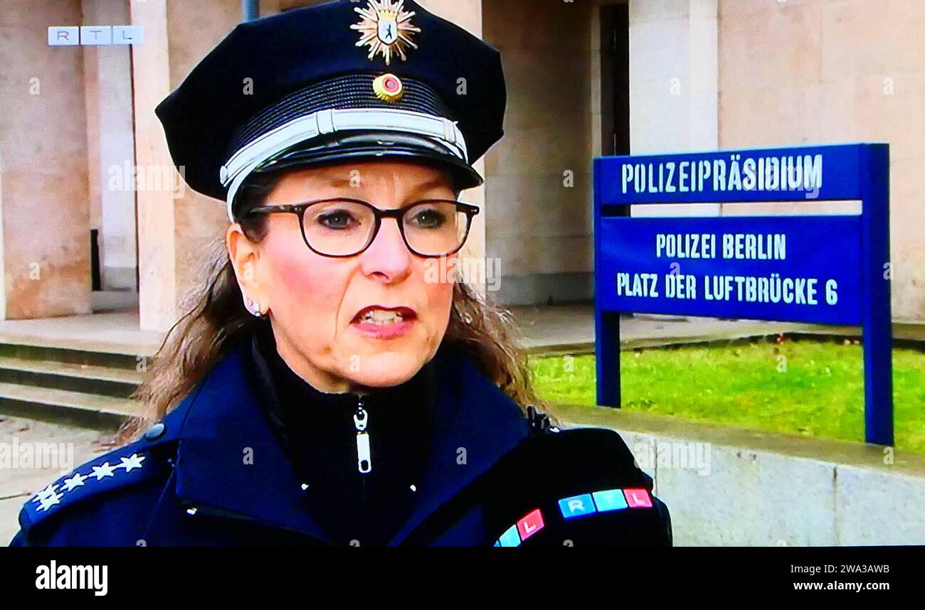 Anja Dierschke Polizei Berlin am 01.01.2024 in RTL Beitrag *** Anja ...