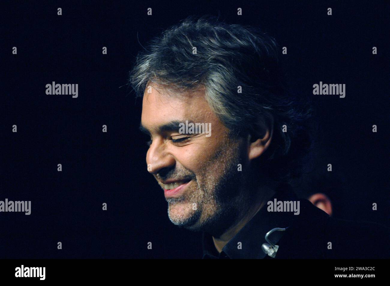 Andrea bocelli photographs hi-res stock photography and images - Alamy