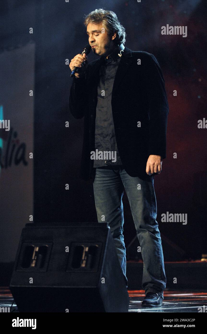 Andrea bocelli live images hi-res stock photography and images - Alamy