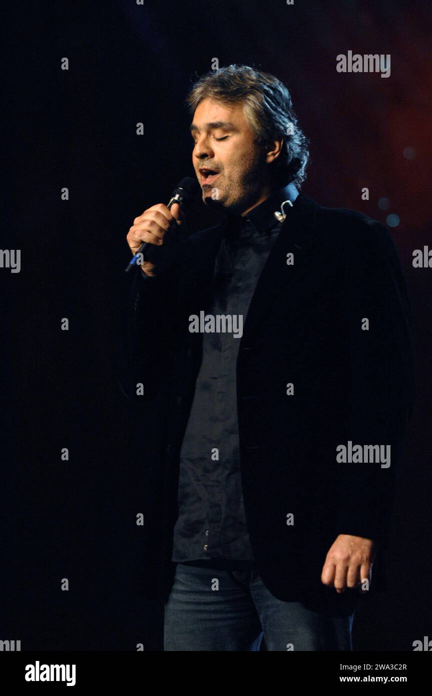 Andrea bocelli photographs hi-res stock photography and images - Alamy