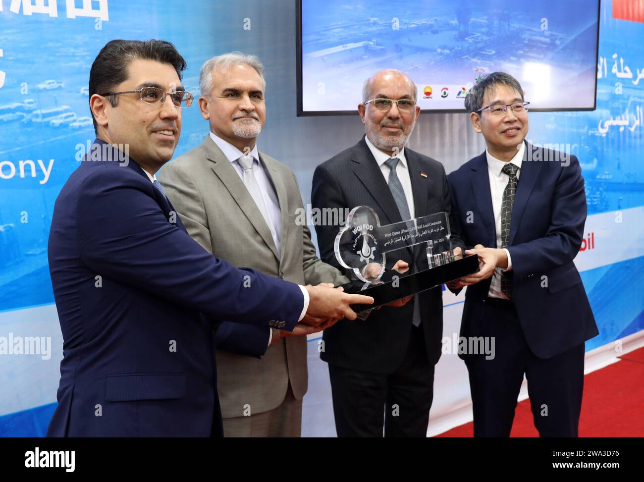 (240101) -- BASRA (IRAQ), Jan. 1, 2024 (Xinhua) -- Bassim Mohammed ...