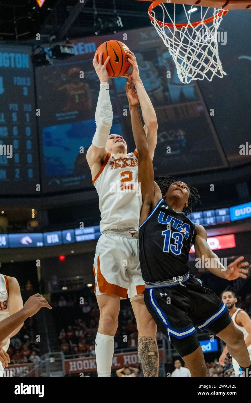 Texas, USA. 1st Jan, 2024. Chendall Weaver #2 of the Texas Longhorns in ...