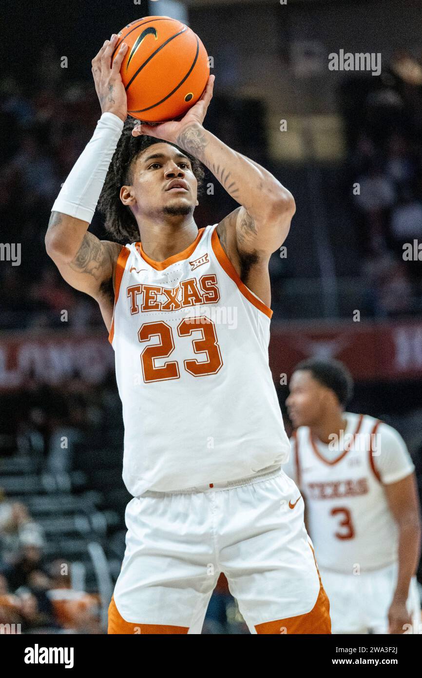 Texas, USA. 1st Jan, 2024. Dillon Mitchell #23 of the Texas Longhorns ...