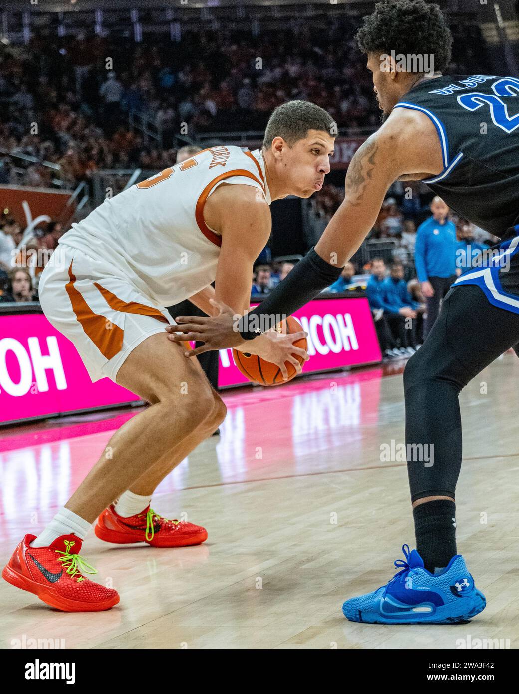 Texas, USA. 1st Jan, 2024. Kadin Shedrick #5 of the Texas Longhorns in ...