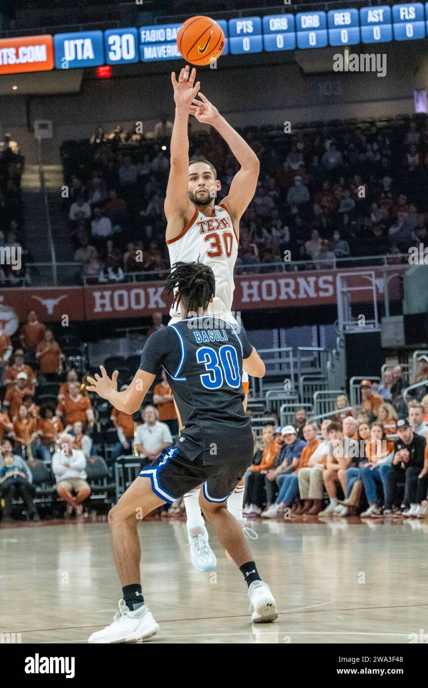 Texas, USA. 1st Jan, 2023. Brock Cunningham #30 of the Texas Longhorns ...