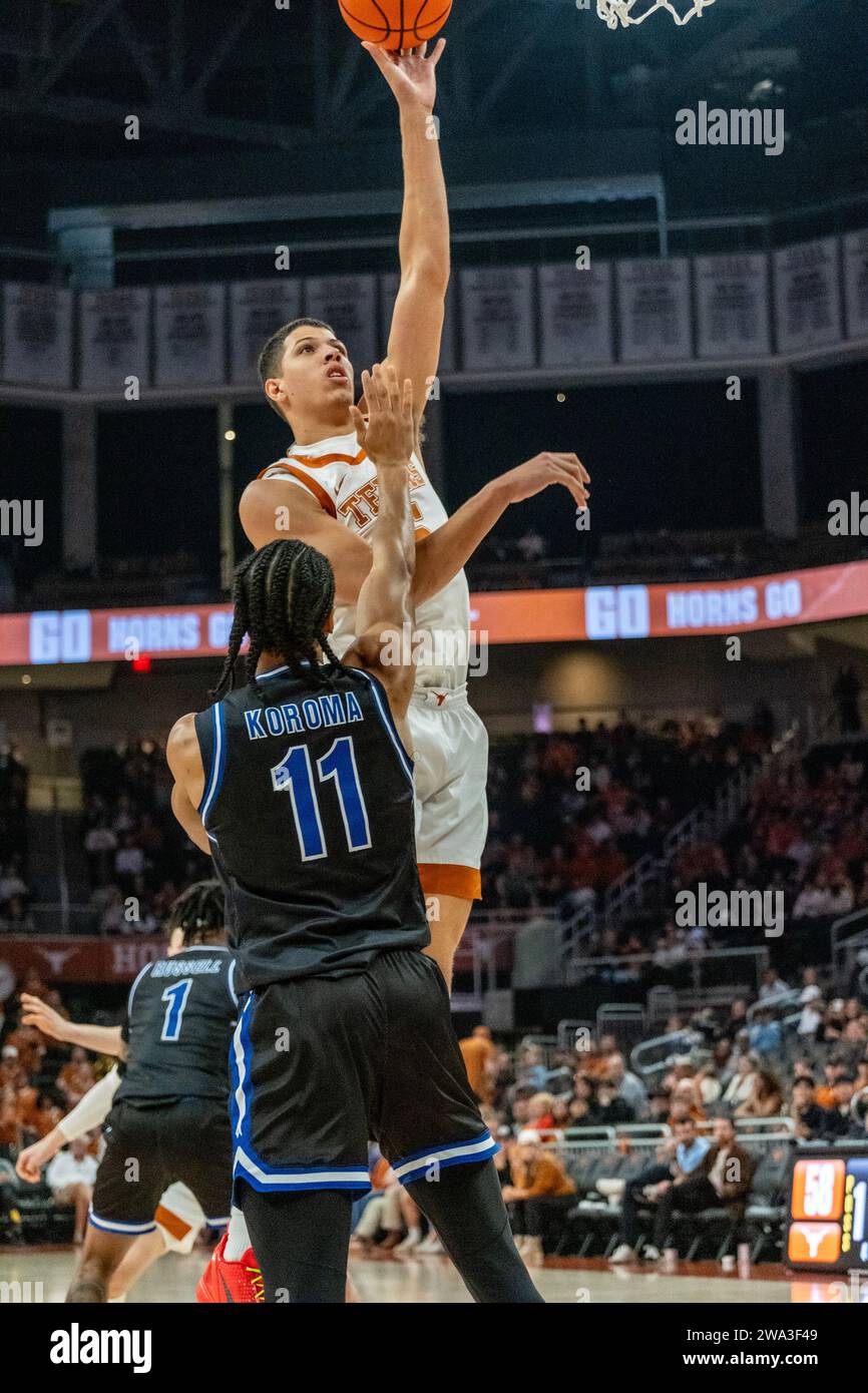 Texas, USA. 1st Jan, 2024. Kadin Shedrick #5 of the Texas Longhorns in ...