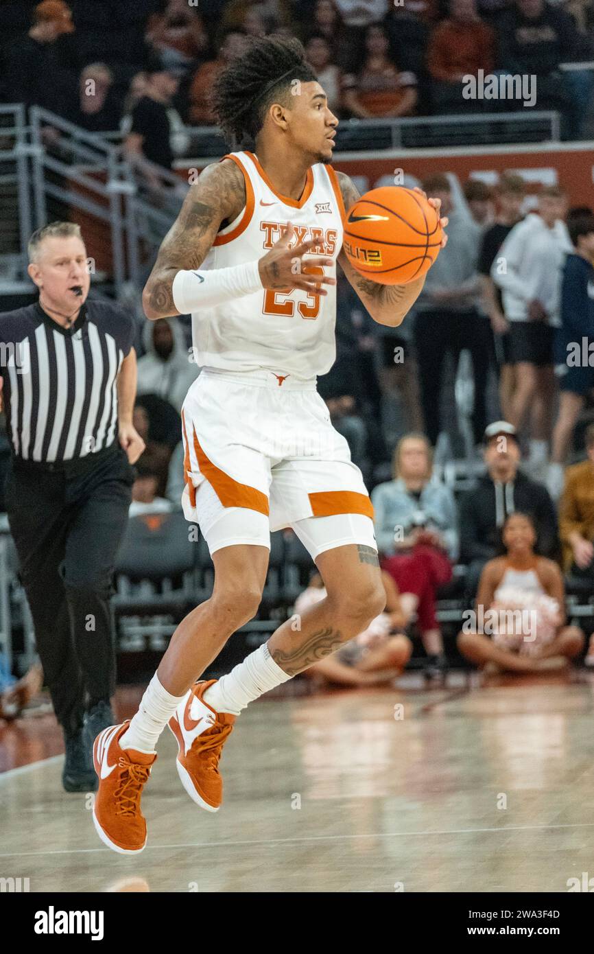 Texas, USA. 1st Jan, 2024. Dillon Mitchell #23 of the Texas Longhorns ...