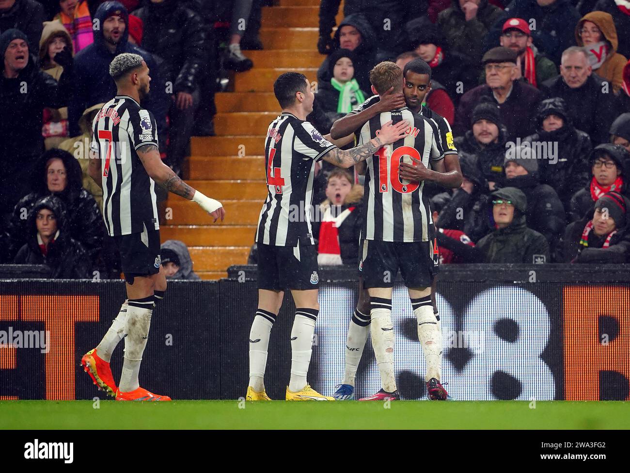 Newcastle United's Alexander Isak celebrates scoring their side's first ...