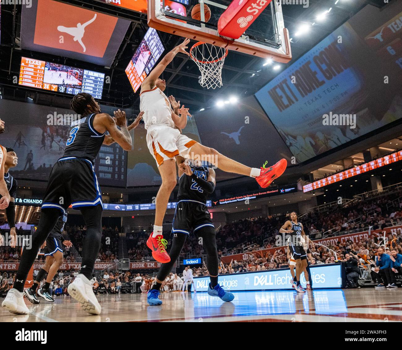 Texas, USA. 1st Jan, 2024. Kadin Shedrick #5 of the Texas Longhorns in action vs the UTA ...