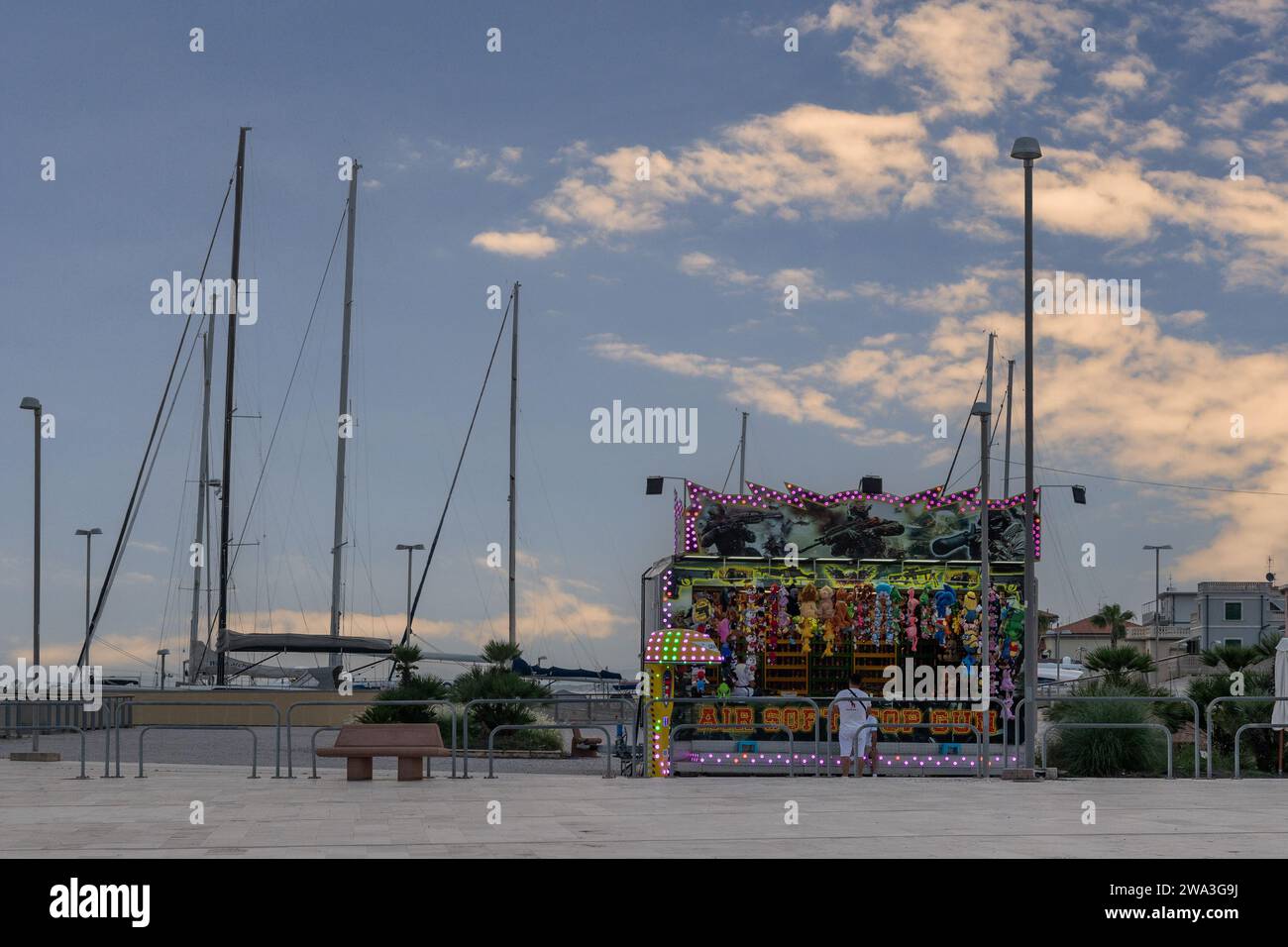 Shooting gallery circus hi-res stock photography and images - Alamy
