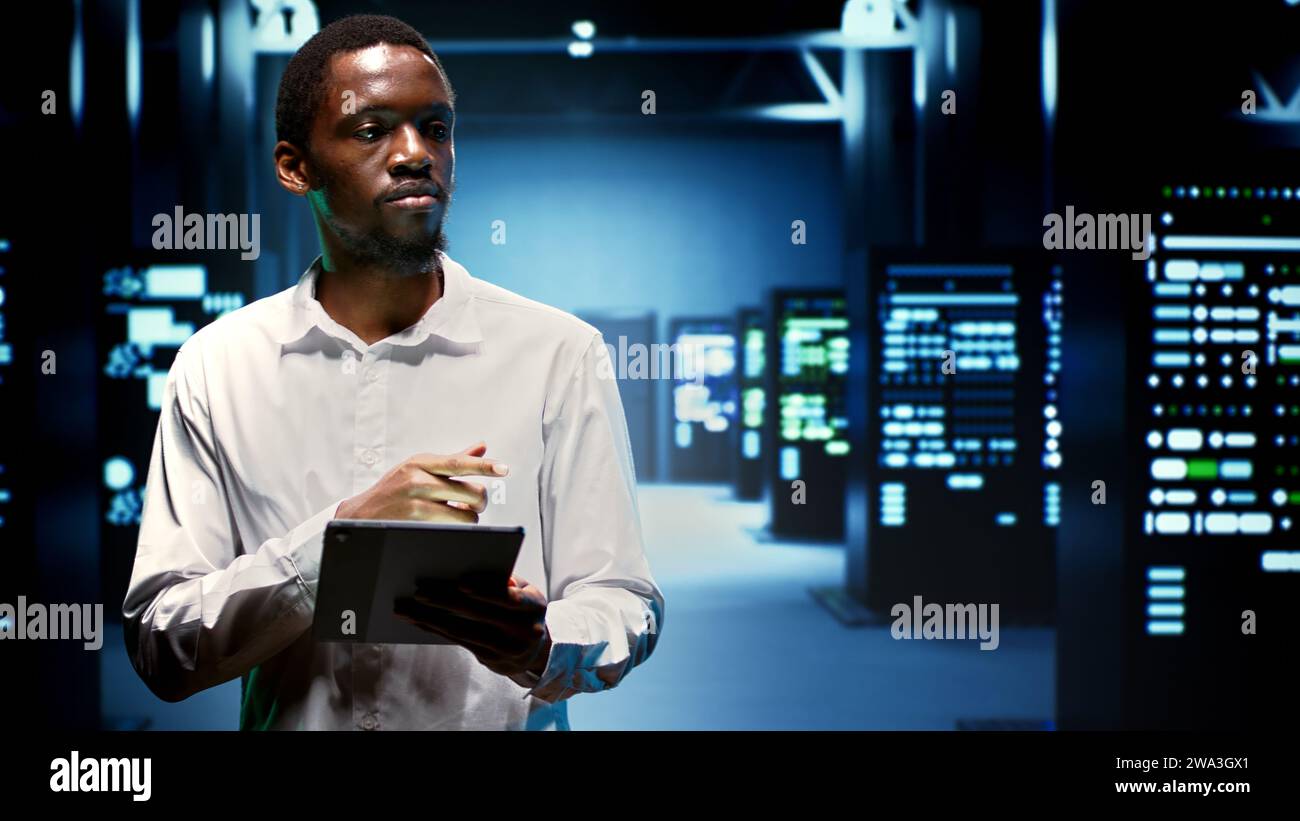 Modern server room providing hi-res stock photography and images - Alamy