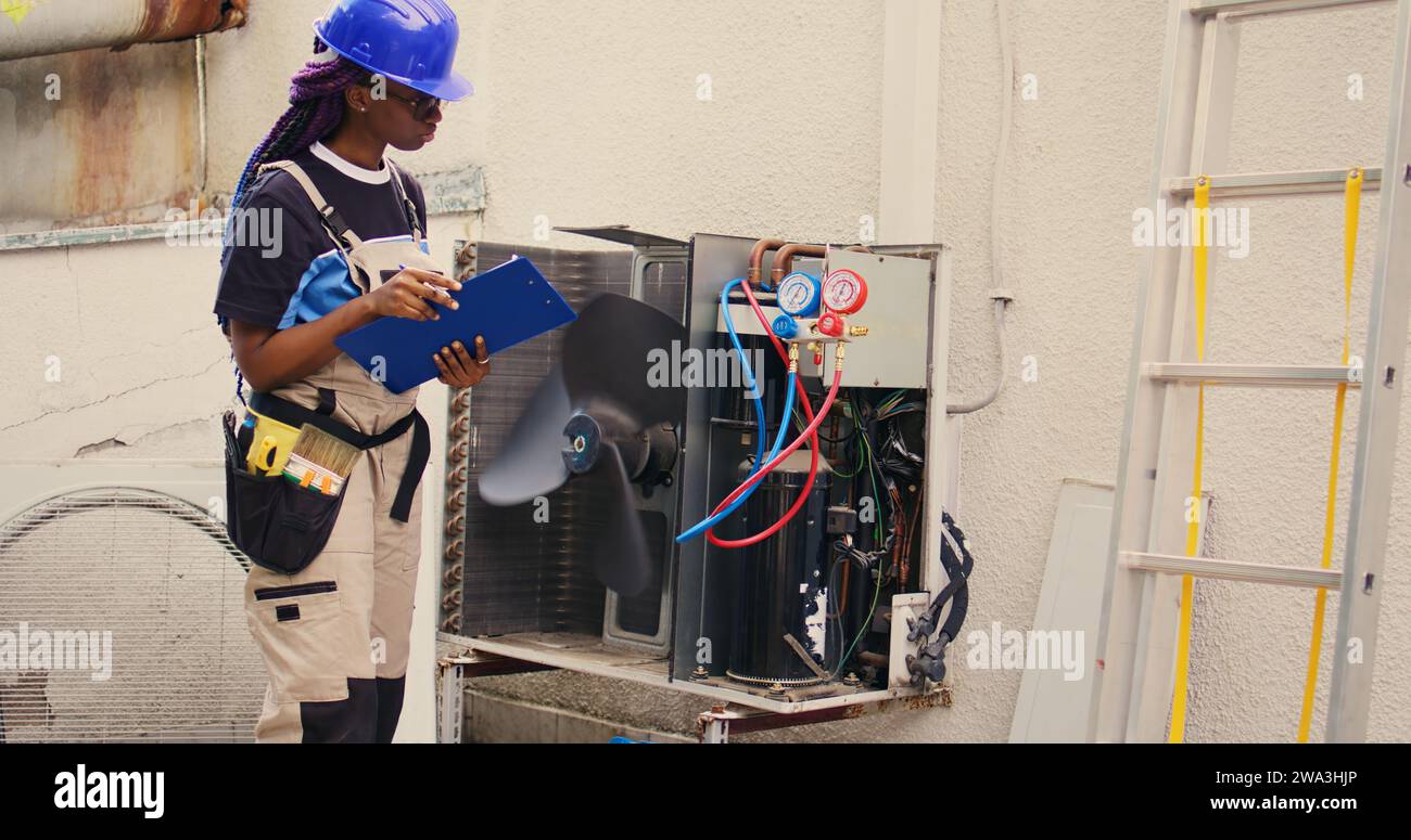 Hvac system checkup hi-res stock photography and images - Alamy