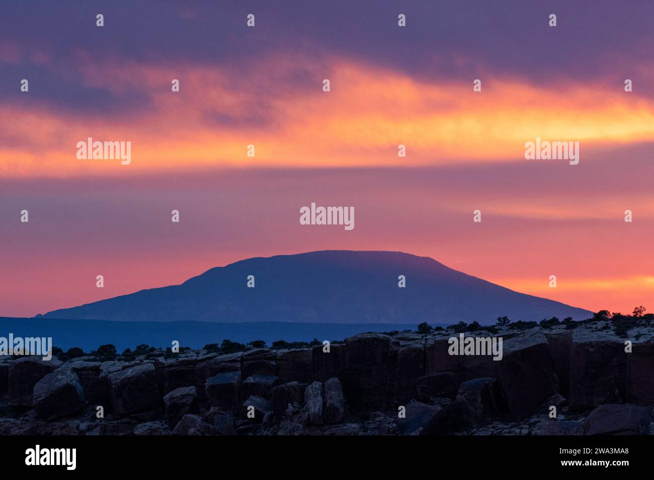 Navajo mountain hi-res stock photography and images - Alamy