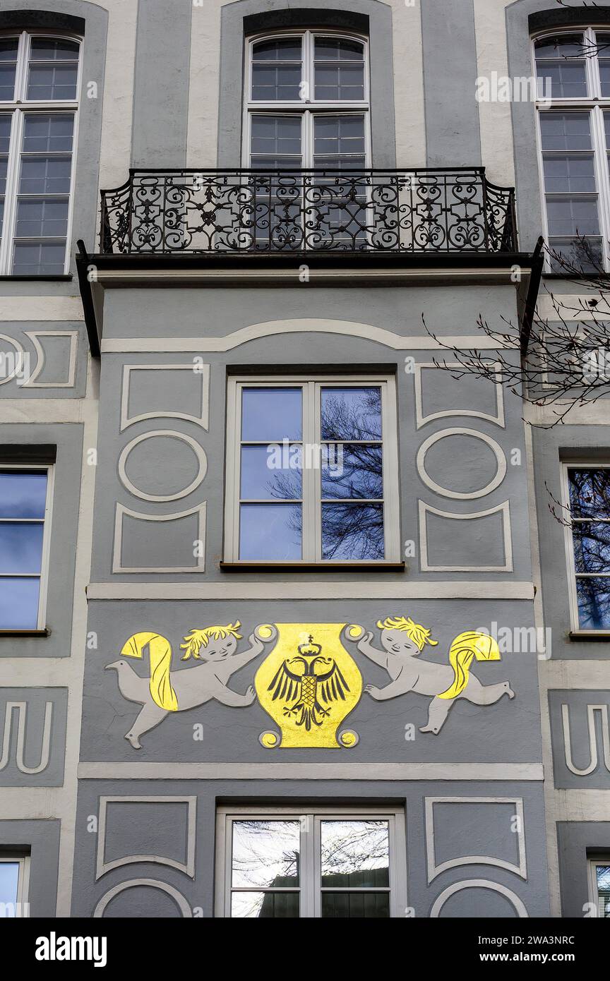 Double oriel window hi-res stock photography and images - Alamy