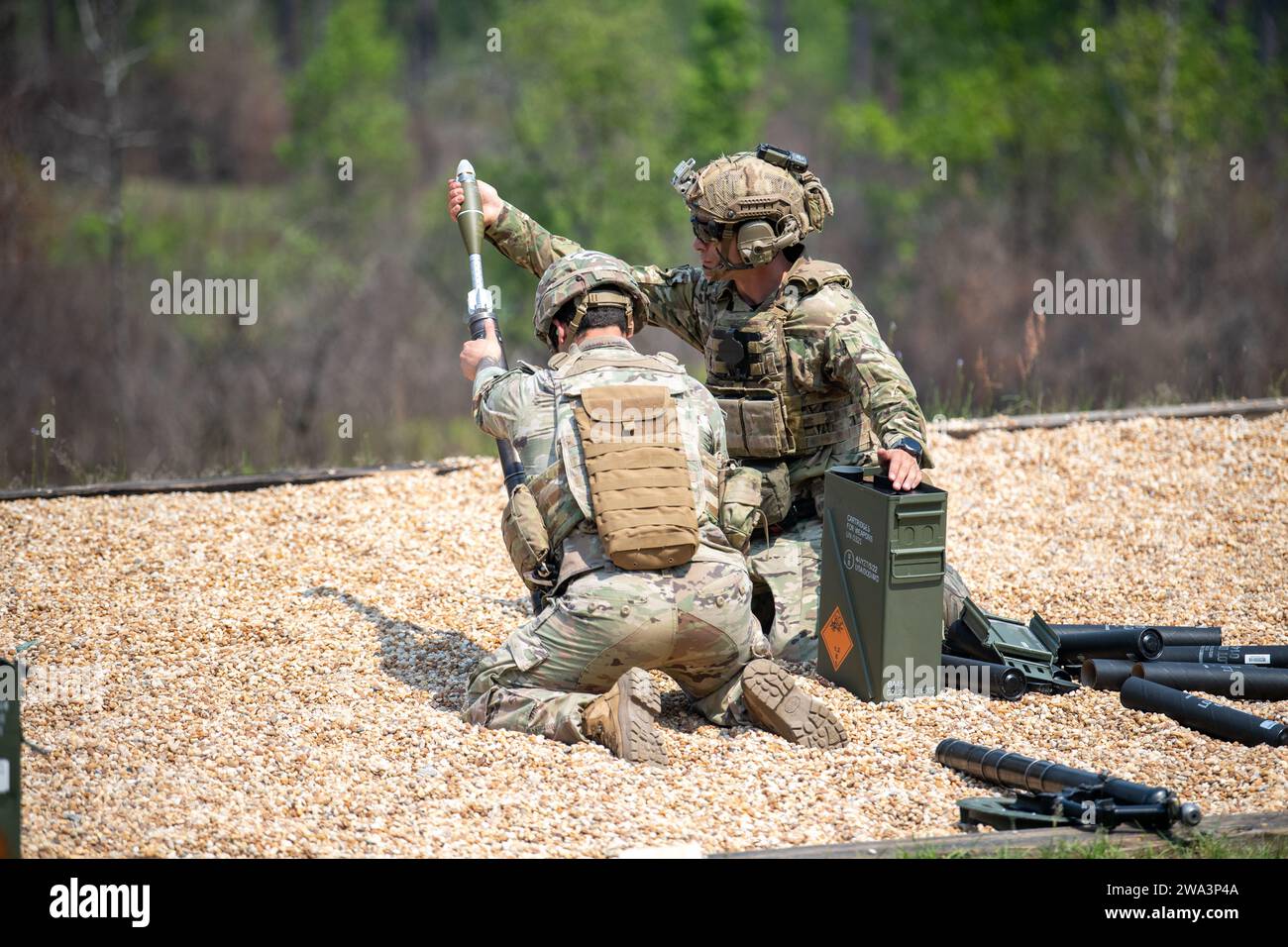 Mortar teams hi-res stock photography and images - Alamy