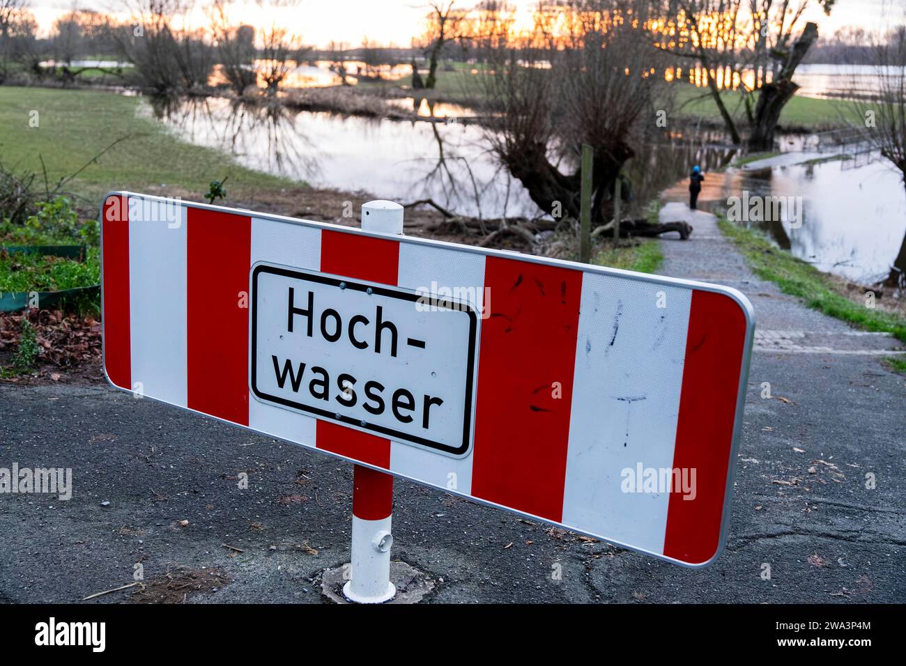 Flood warning sign on the Rhine near Düsseldorf, Germany, Europe Stock ...