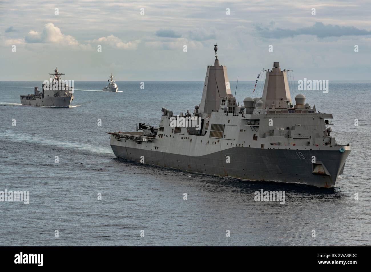 The San Antonio-class amphibious transport dock USS Mesa Verde (LPD 19 ...